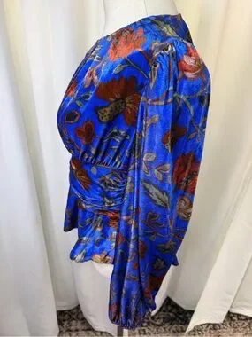 RHODE | Tops | Nwt Rhode Aileen Top In Royal Blue Velvet Vichy Rose ...